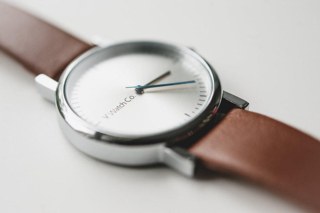 V WATCH CO. / Brushed dial – HODINA